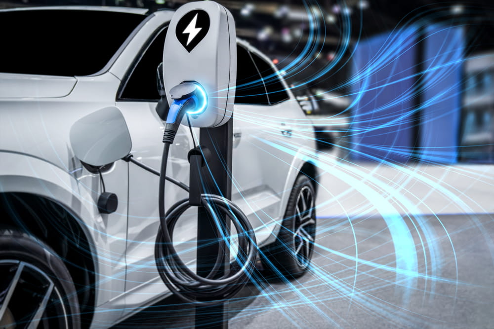 ก้าวสู่ยุค e-Mobility ที่ใคร ๆ ก็สนใจ ว่านวัตกรรมนี้มีดีอย่างไร? | TÜV ...